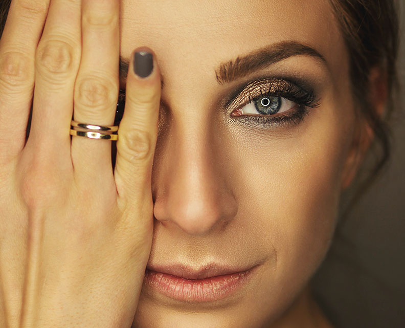 Makeup tricks for big, bright eyes - Gulf Coast Woman Magazine